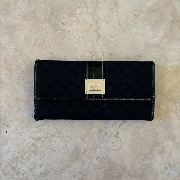 Liz Claiborne | Bags | Liz Claiborne Black Wallet | Poshmark